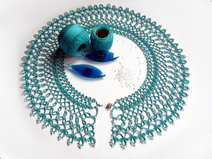 Caribbean Sea collar necklace - FairyLace blue detashable lace collar